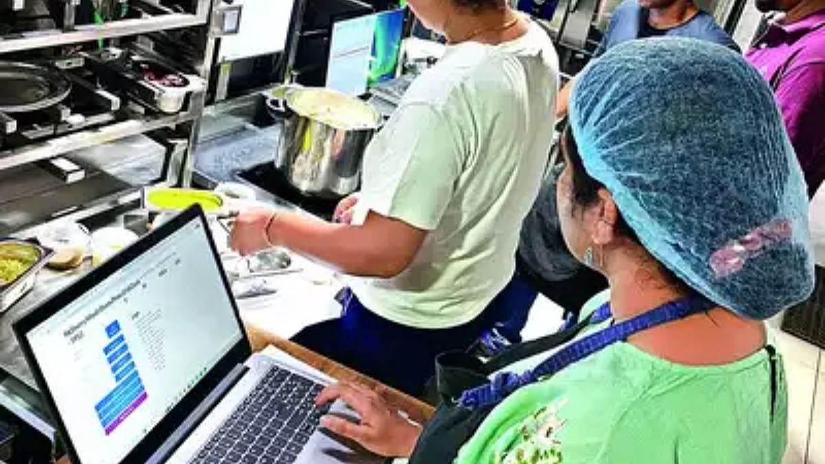 Cobotic Chefs : आता शेफची गरज संपली? AI बनवणार टॉप क्लास डिशेस! IIT ...