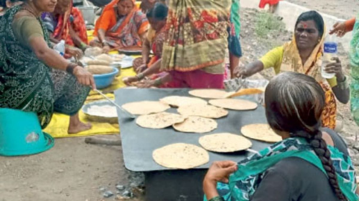 Ashadhi Wari 2023: वारीच्या वाटेवर सारेच ‘माऊली’ | Pandharpur Wari ...