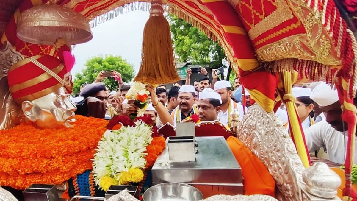 Ashadi Wari 2023 : विदर्भाची पंढरी म्हणून समजली जाणारी, गजानन महाराज ...