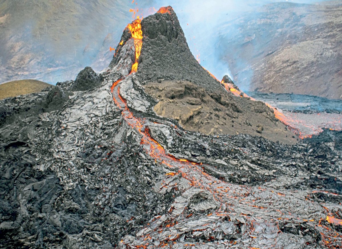 अटलांटिक महासागरातील आश्चर्यकारक mid ocean ridge most extensive chain ...