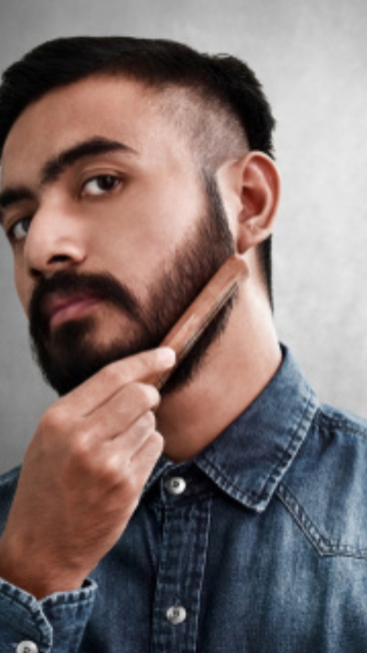 पुरुषांनो! अशी राखा तुमच्या दाडीची निगा | Sakal