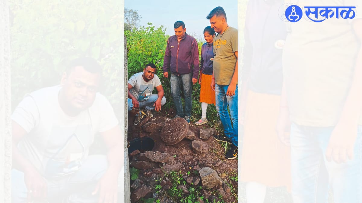 राजूर शिवारात हातभट्टीवर गावठी दारूचे रसायन नष्ट; घोटी पोलीसांची कारवाई ...