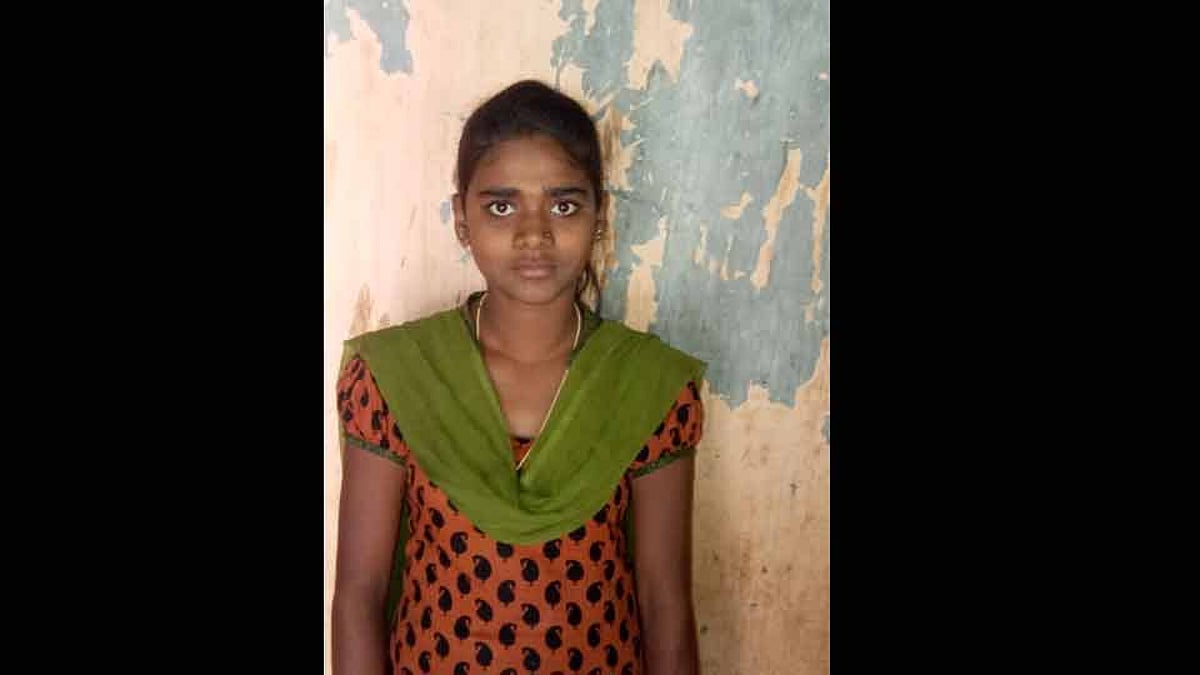 कशाळच्या कोमलला दहावीत ७४ टक्के गुण | Sakal