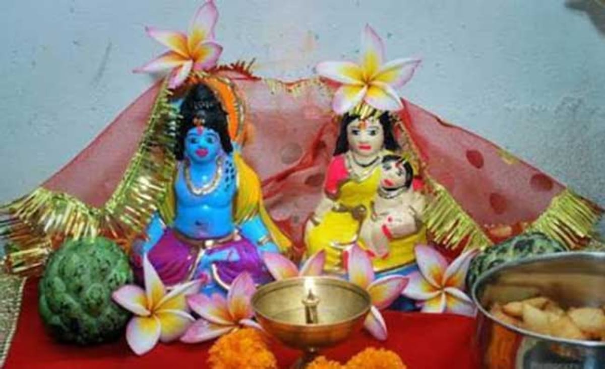 तोंडाला मास्क लाव गं सूनबाई, मग जा अपुल्या माहेरा! | Sakal