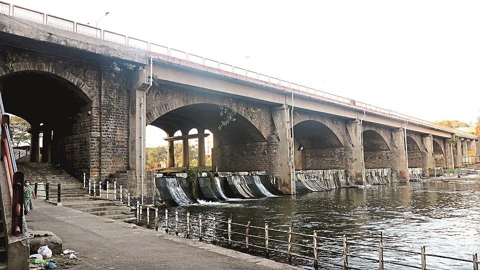 व्हिक्टोरिया पूल अजूनही दणकट; VJTIचा स्मार्टसिटी कंपनीला अहवाल | Latest ...