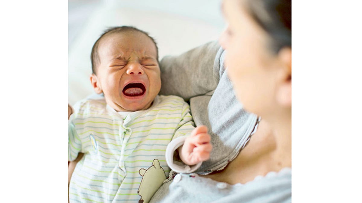 आईशी संवाद : लहान मुलांमधील रडणं | Sakal