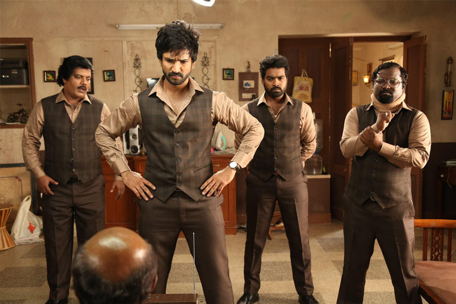 Maragatha Naanayam Movie Review