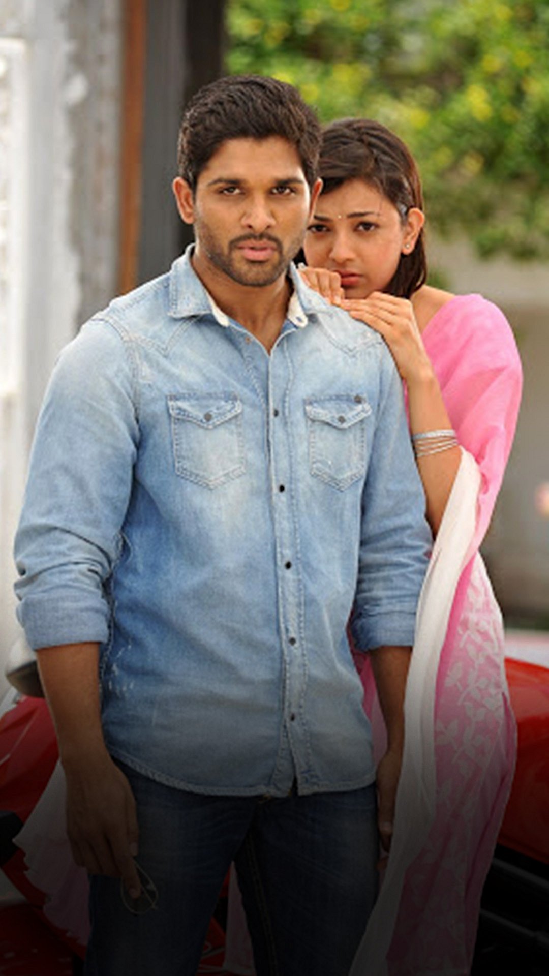 Allu Arjun In Police Dress In Yevadu