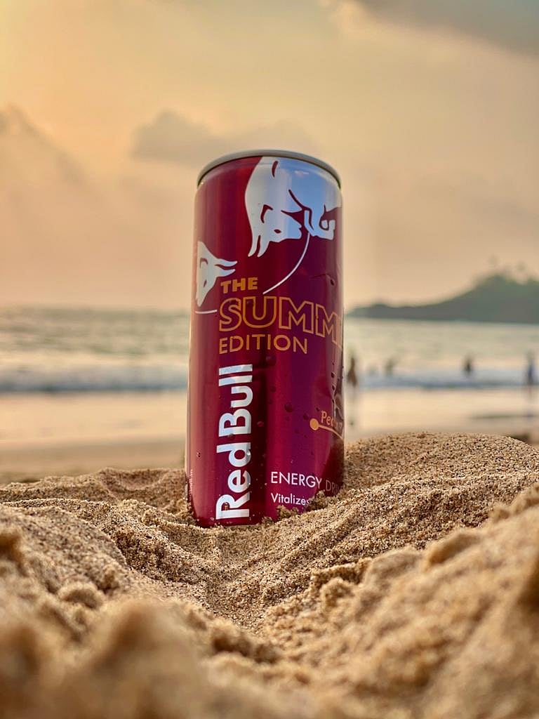 Kick-off Summer 2021 with the Peach edition of Red Bull