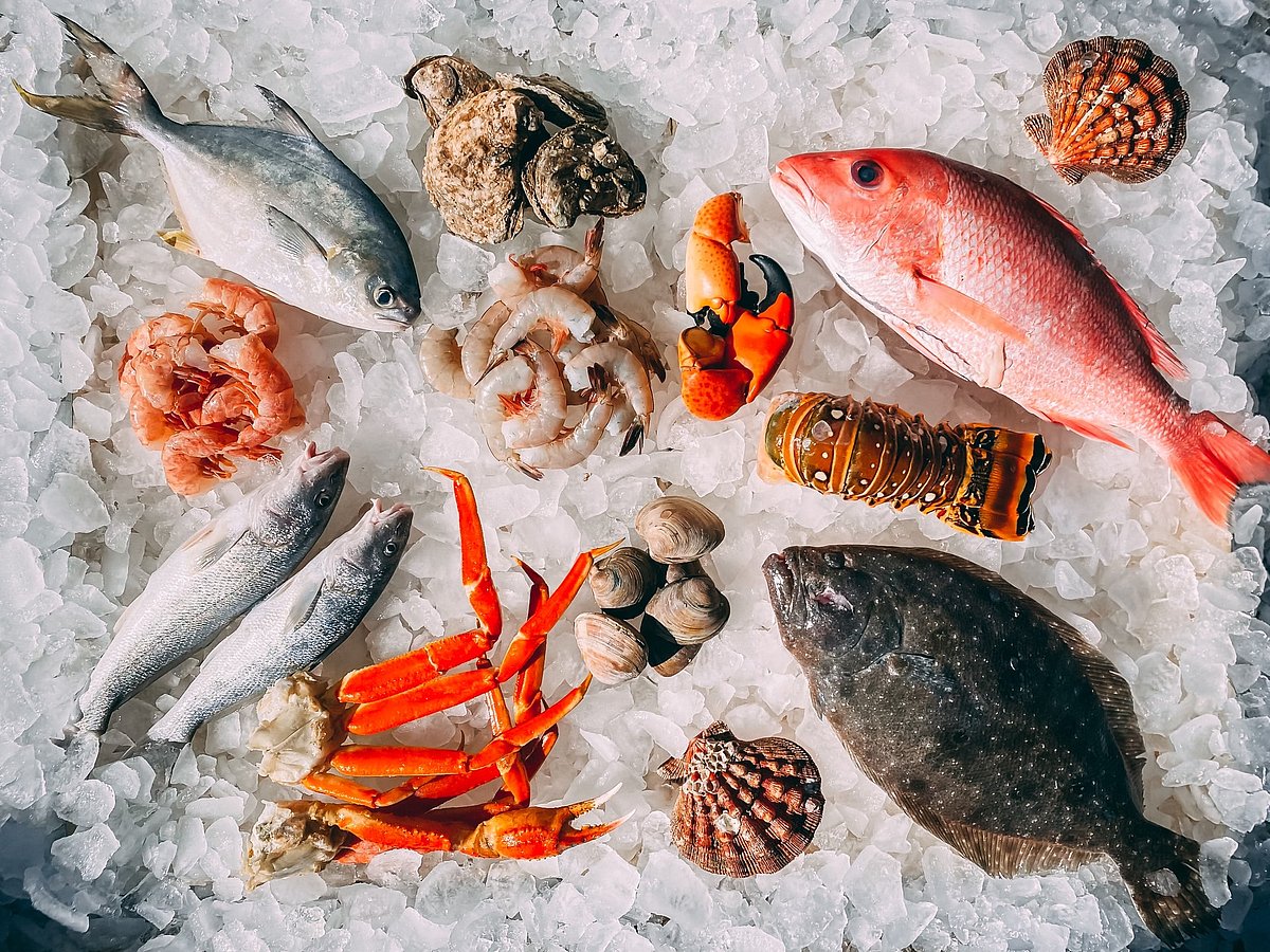 Efficient cold chain logistics & careful handling minimize seafood spoilage