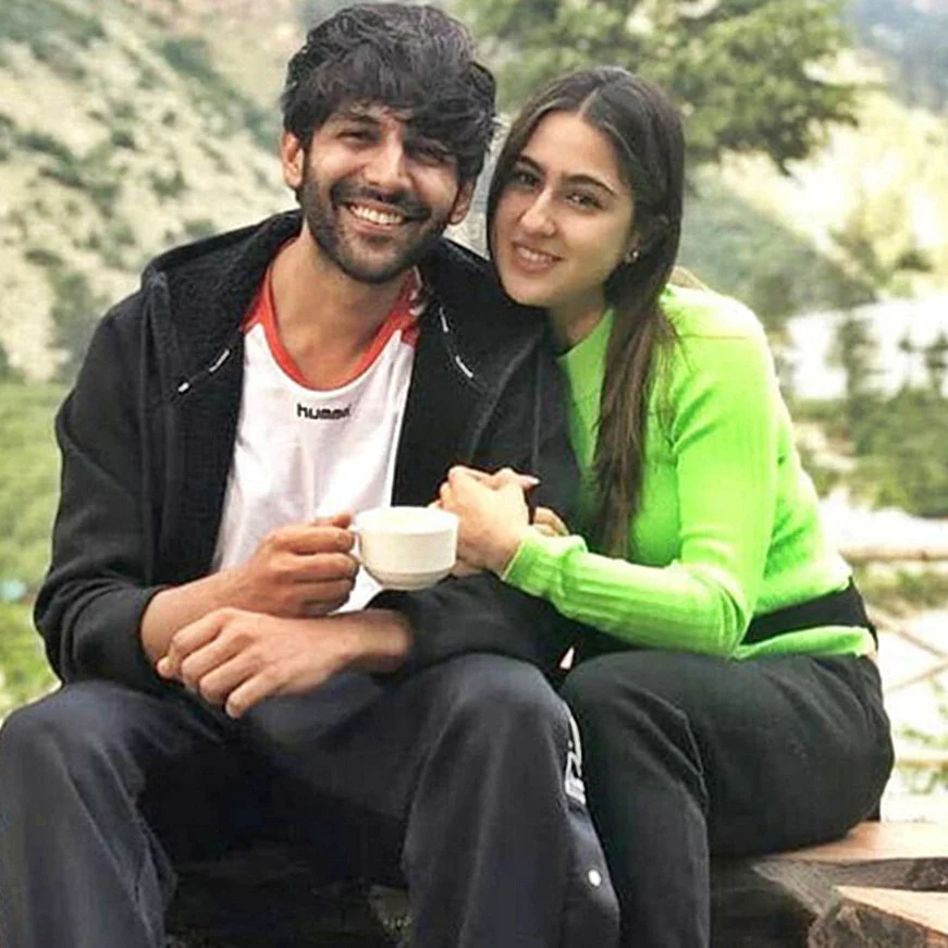 Love Aaj Kal Sara Ali Khan Kartik Aaryans First Poster Out