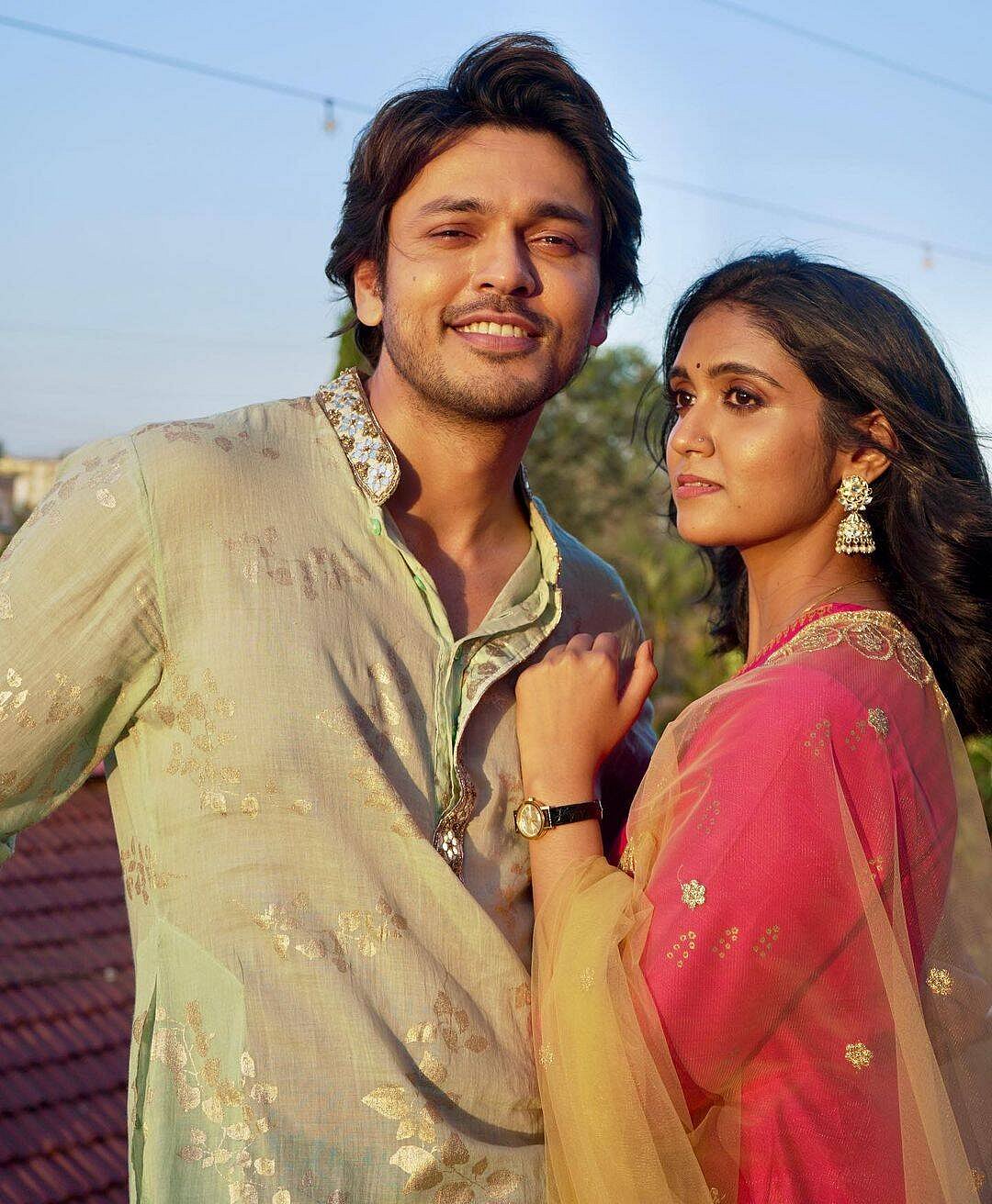 रिंकू राजगुरू-ललित प्रभाकरचा रोमँटिक अंदाज