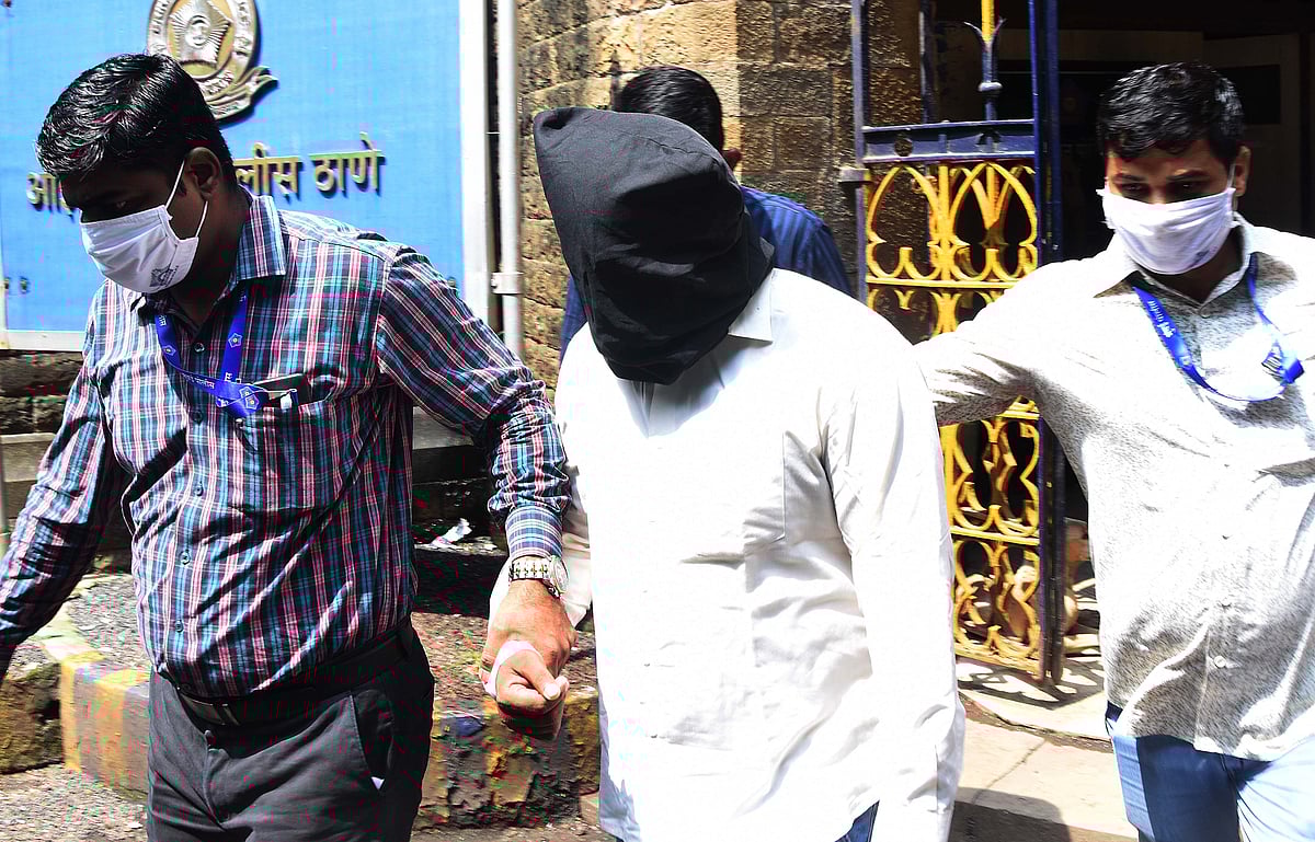 Mumbai News: Crime Branch Arrests 2 In Fraud Loan Case - Inventiva