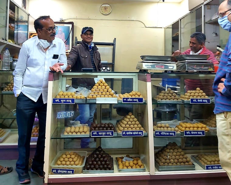 The Hungry Happy Hippy: From Ferrero Rocker to gulkand laddoos... A ...