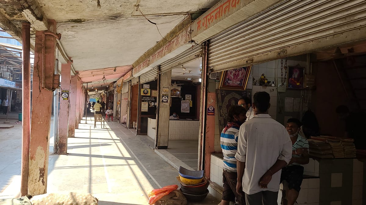 Navi Mumbai: Mathadi workers stop lifting sacks at onion-potato market ...