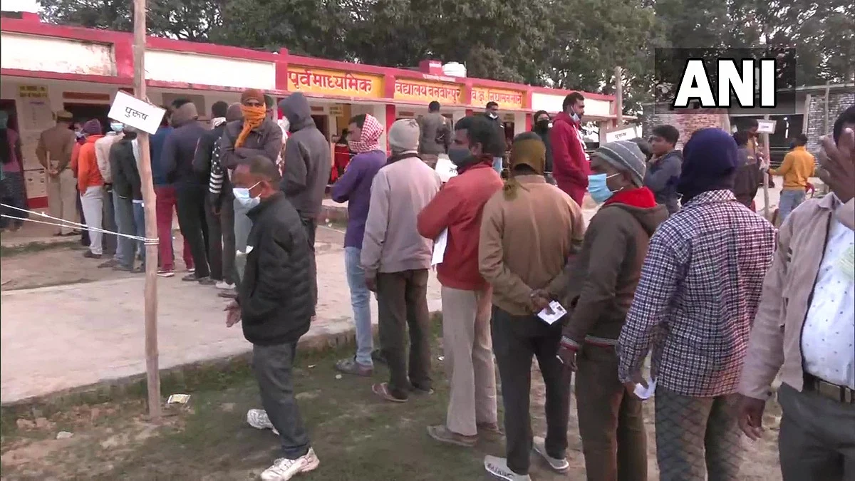 Up Elections 2022 Live Updates 57 45 Voter Turnout Recorded Till 5 Pm