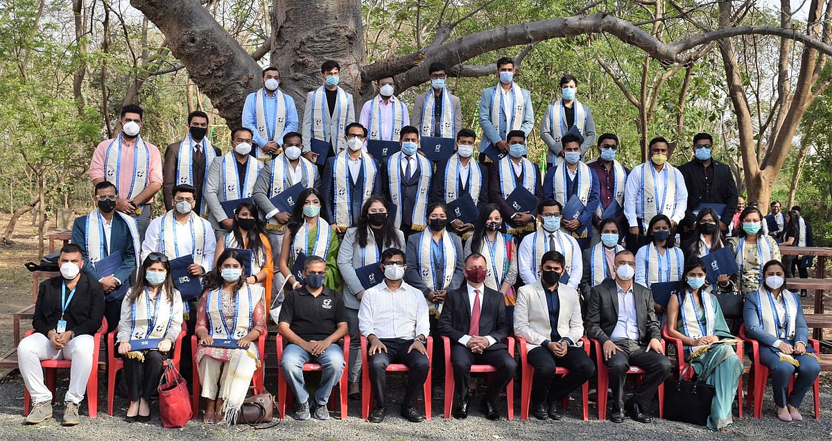 Indore: IPBA Batches 7th and 8th conclude at IIM-Indore