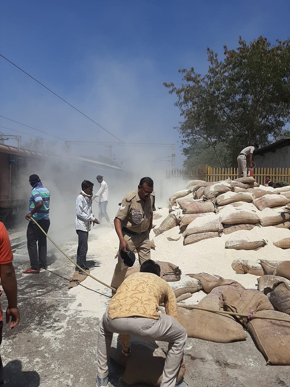 Madhya Pradesh: Chaos at Meghnagar Railway godown as rice bags in wagon ...