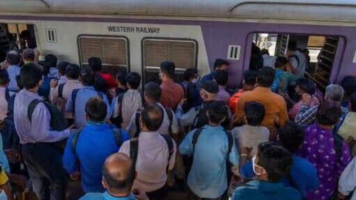 Mumbai: Passengers' association complain about overcrowding in local ...