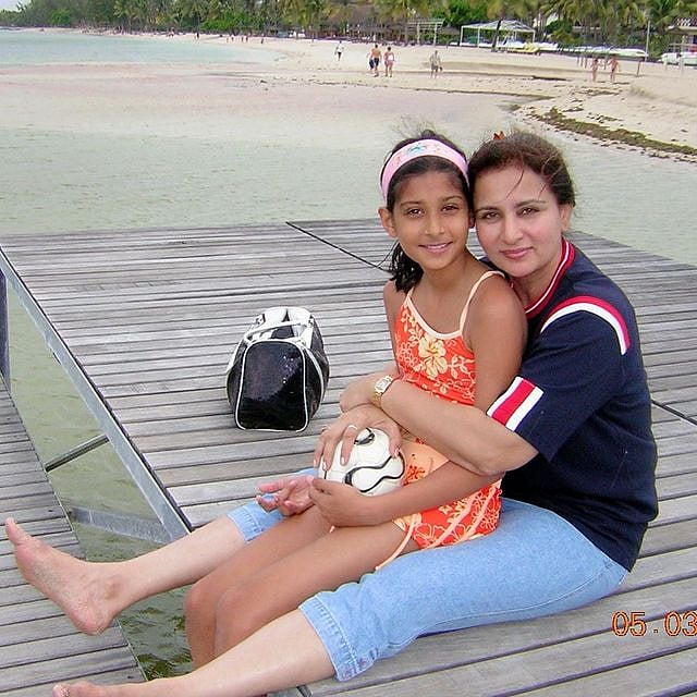 Poonam Dhillon Birthday Special: Proof that the 'Noorie' actress is ...