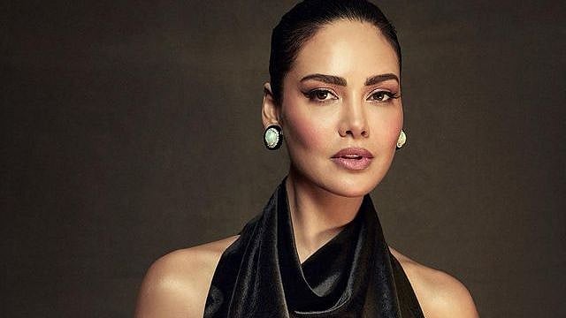 Esha Gupta completes 10 years in Bollywood, says she is 'grateful'