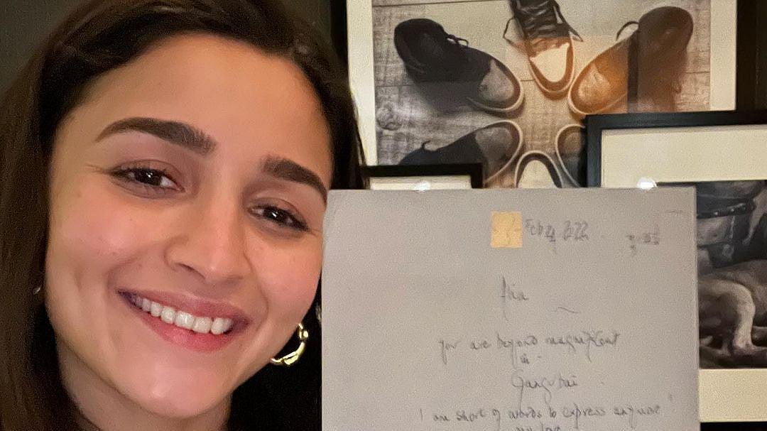 Alia Bhatt receives a handwritten letter from Amitabh Bachchan - see photo