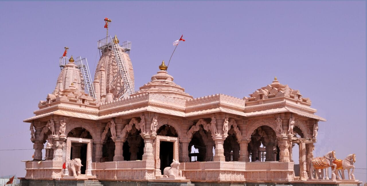 Sendhwa: Bhilat Dev temple devoid of approach road despite two CMs ...