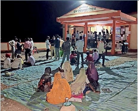 Panchayat polls: Heavy rush for filing nominations on last day in Jaora ...