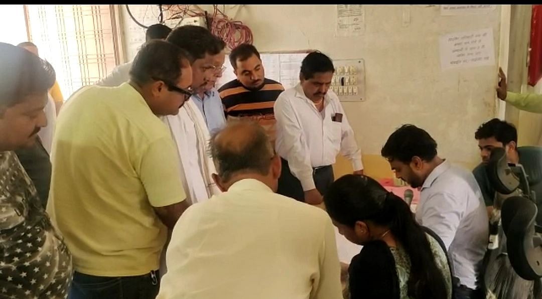 Shamgarh: Woman delivers child on tracks after deboarding the train