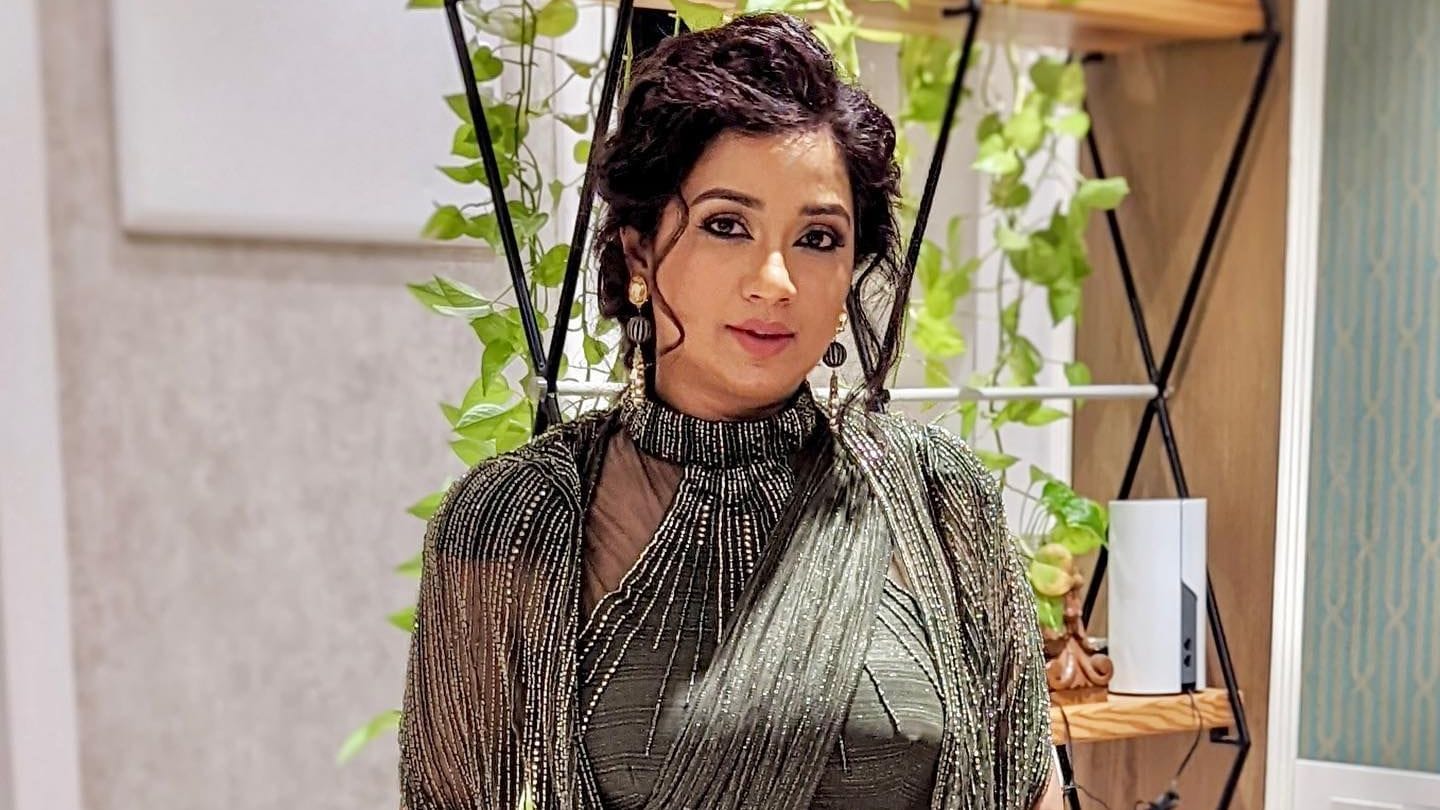 Shreya Ghoshal shares heartfelt note as she completes 20 years in Bollywood