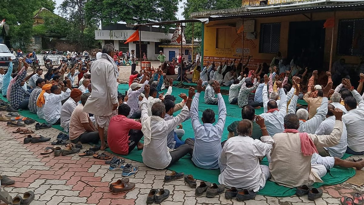Mhow: Farmers union on indefinite dharna against corruption in Simrol ...