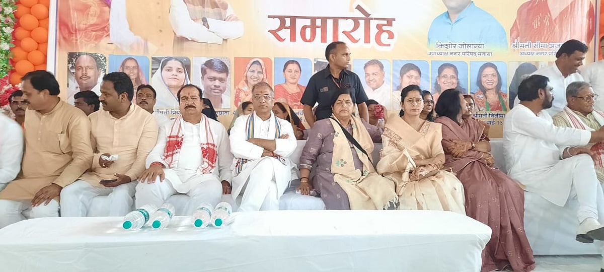 Neemuch: President, vice president, councillors of Manasa civic body take oath