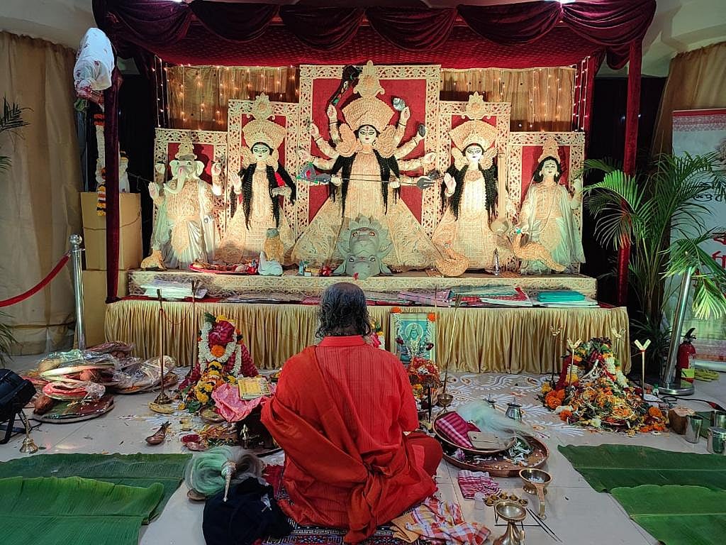 Wish to see ancient temples? Walk into Mumbai's Shivaji Park this Pujo