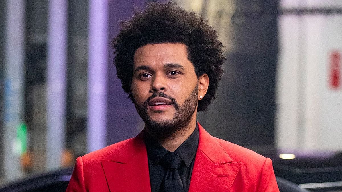 The Weeknd 'loses voice' while performing at Los Angeles, ends concert ...