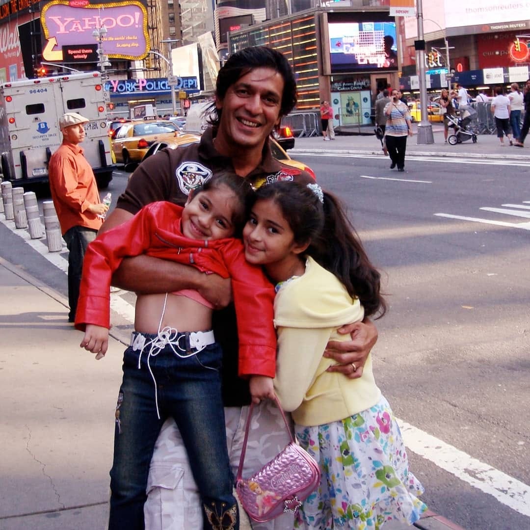 Chunky Panday's doting dad moments with Ananya and Rysa