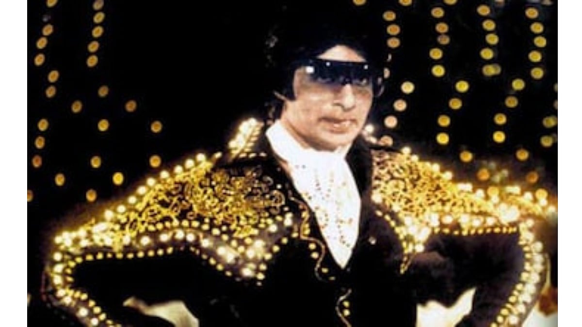 Amitabh Bachchan birthday special: Five unconventional outfits worn by ...