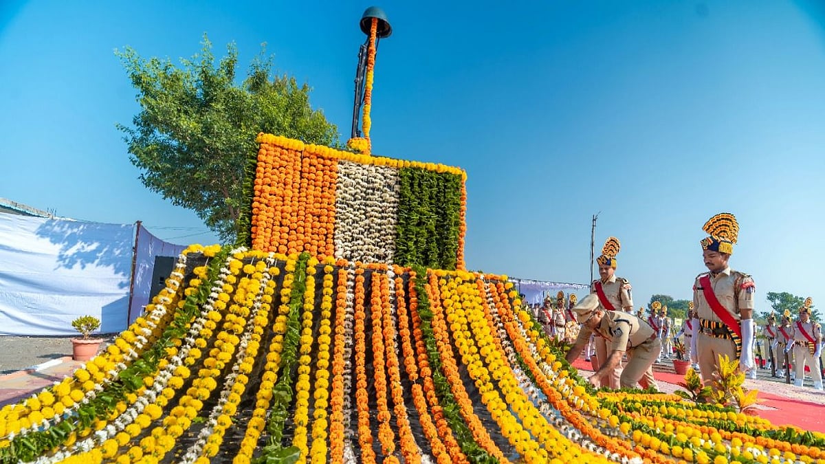 Fallen men-in-khaki remembered on Police Commemoration Day in Dhar