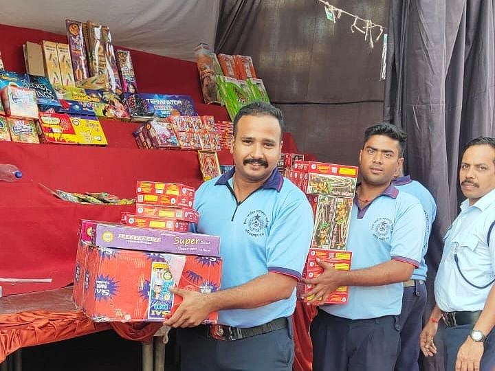 Playing with fire: MBMC acts against 'risky' cracker stalls... after ...