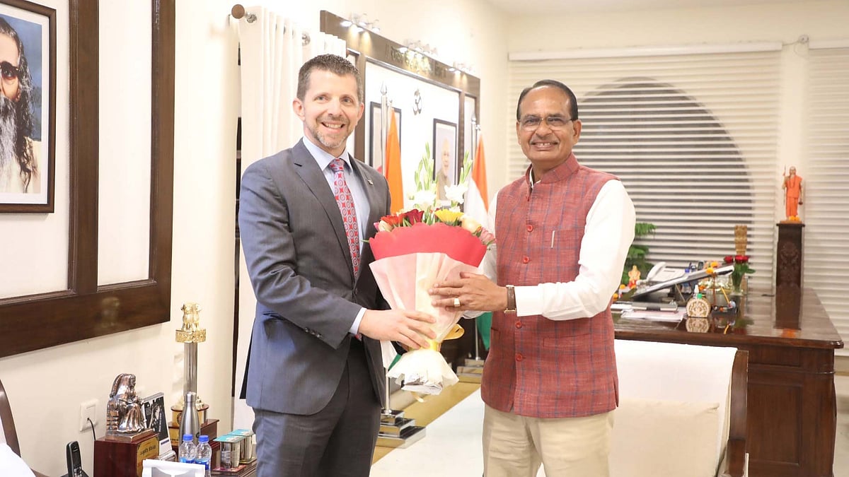 Bhopal: US Consulate General calls on CM, gets invite for Investors summit