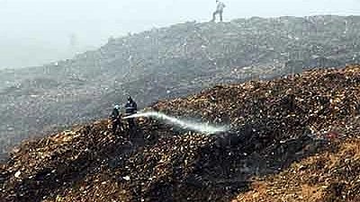 BMC to hire 12 poclain machines to manage waste at Deonar Dumping Ground