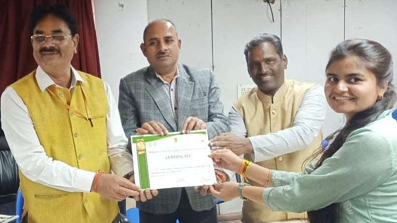 Indore: ‘Farmers must take oath to participate in natural farming’