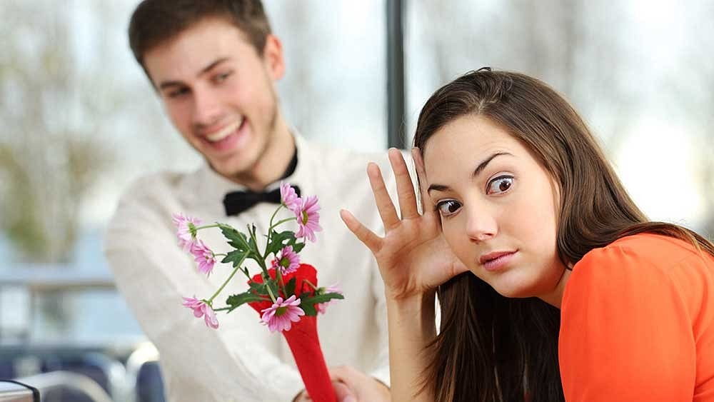 10 undeniable signs that girl has friendzoned you
