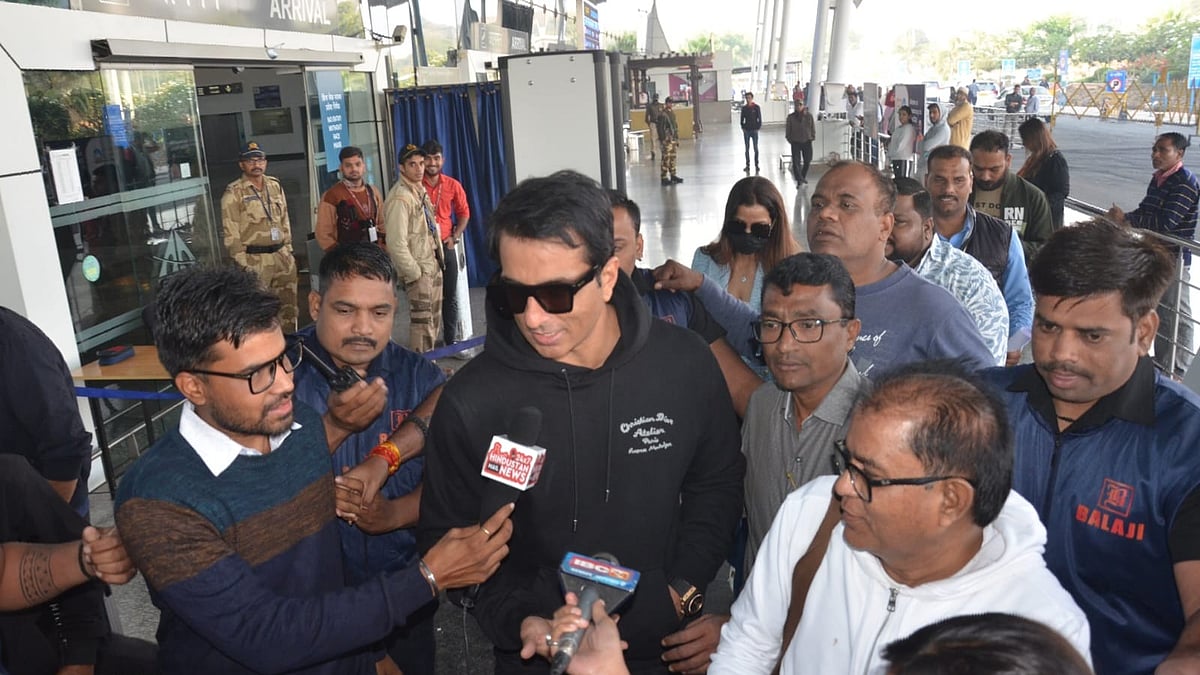 Indore: Collector meets district revenue officers