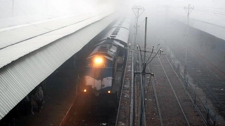 Dense fog in North India: Low visibility affects transport, 16 trains ...