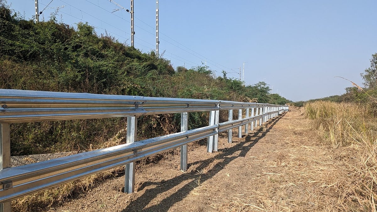 Western Railway initiates construction of Metal Beam fencing across 622 ...