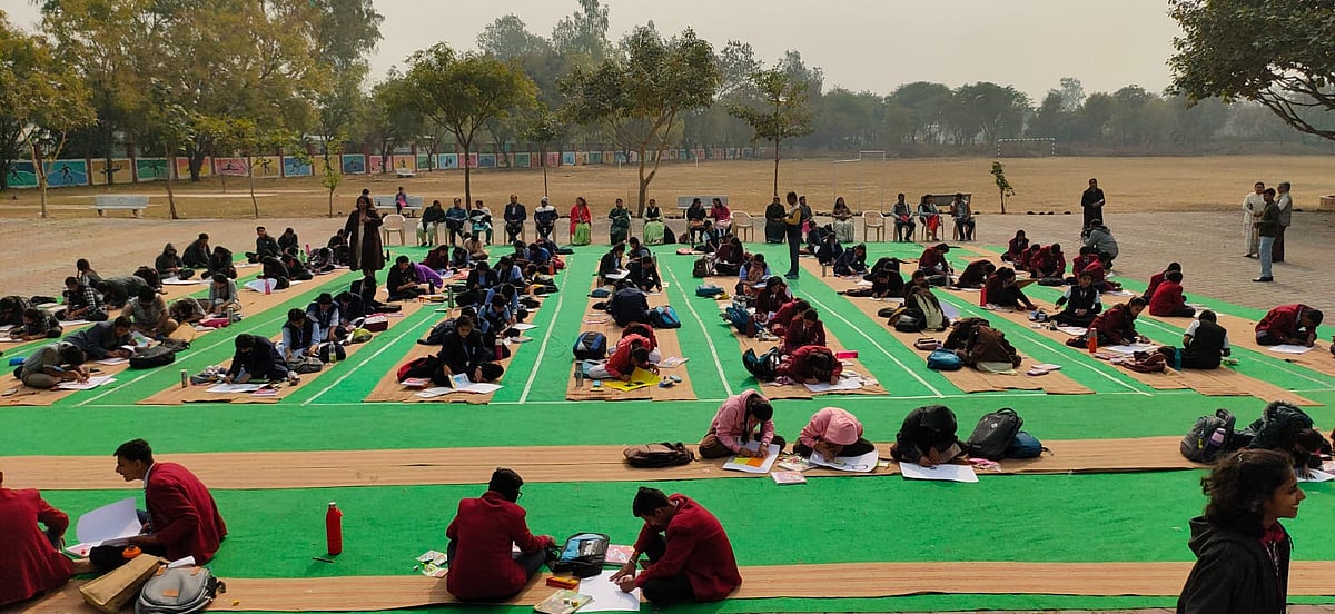 Ujjain: Students from 16 schools participate in KV’s painting contest