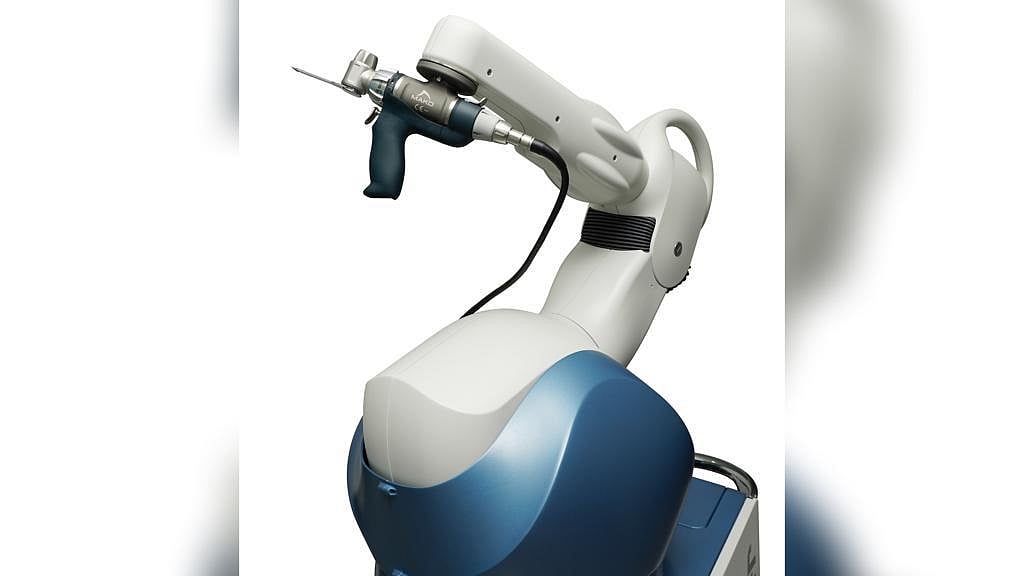 Navi Mumbai: KDAH launches one of world's most advanced robotic-arm for ...