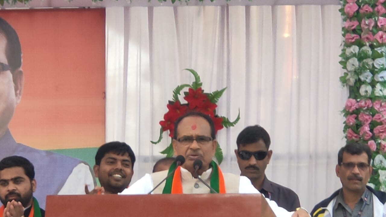 "I’ll make Sendhwa a smart mini city": CM