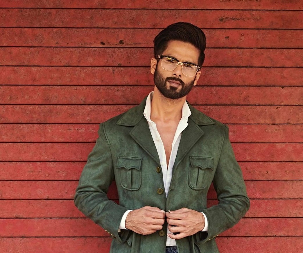 Watch Sab Farzi Song: Saba Azad croons the peppy track for Shahid Kapoor