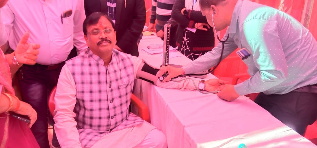 Madhya Pradesh: MP Guman Singh Damor flags off ‘Vikas Yatra’ in Sailana